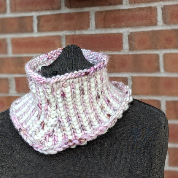 Cami's Cowl Pattern - Threadbender Yarn Shop